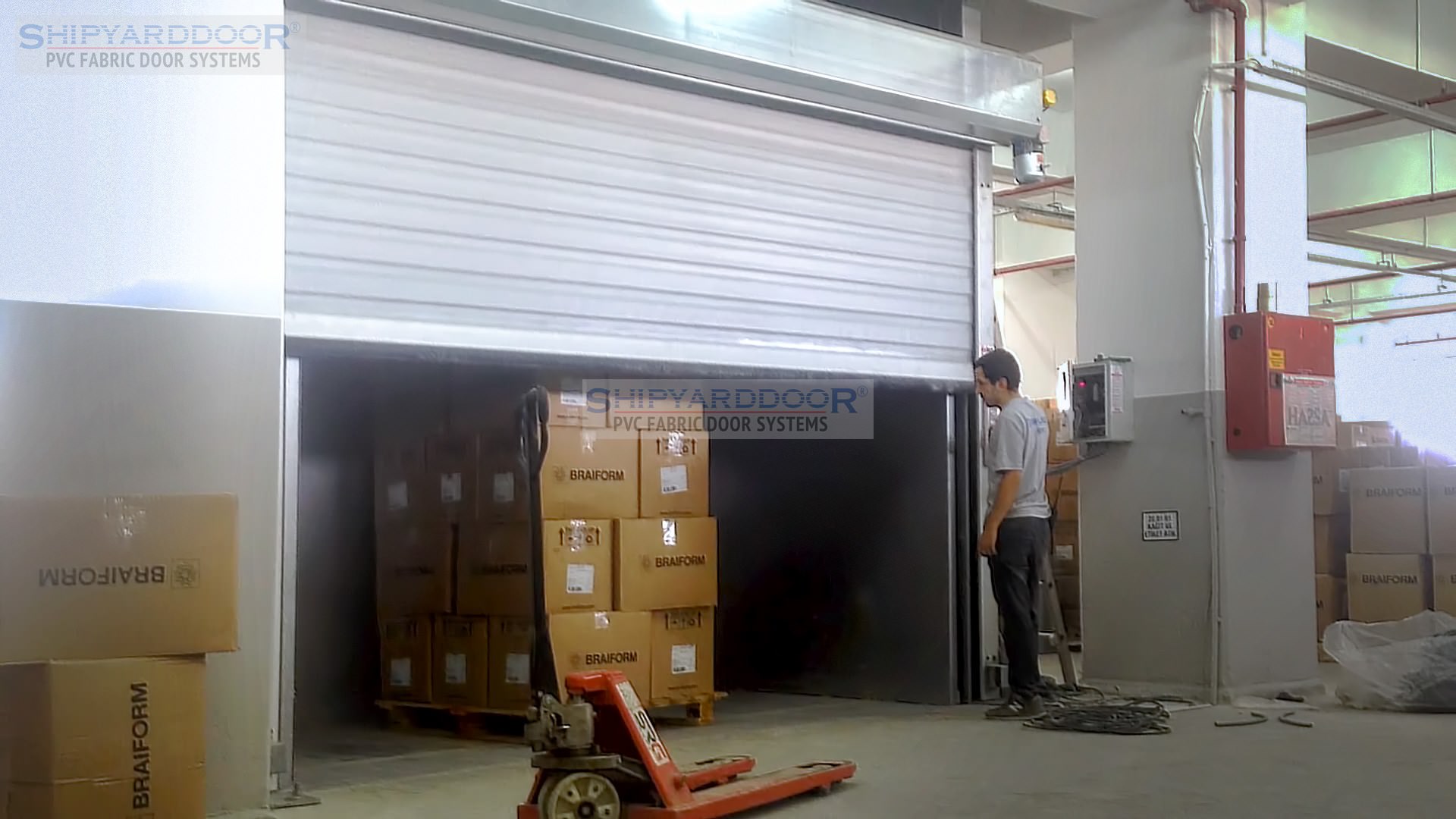 Freight elevator door - The Hybrid ® Rigid Door